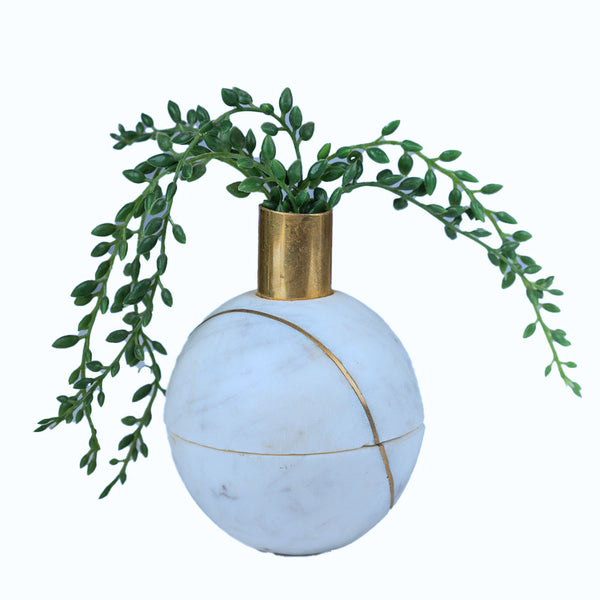 COSMIC EMBRACE – One Triple Decor® COSMIC EMBRACE – One Triple Decor®